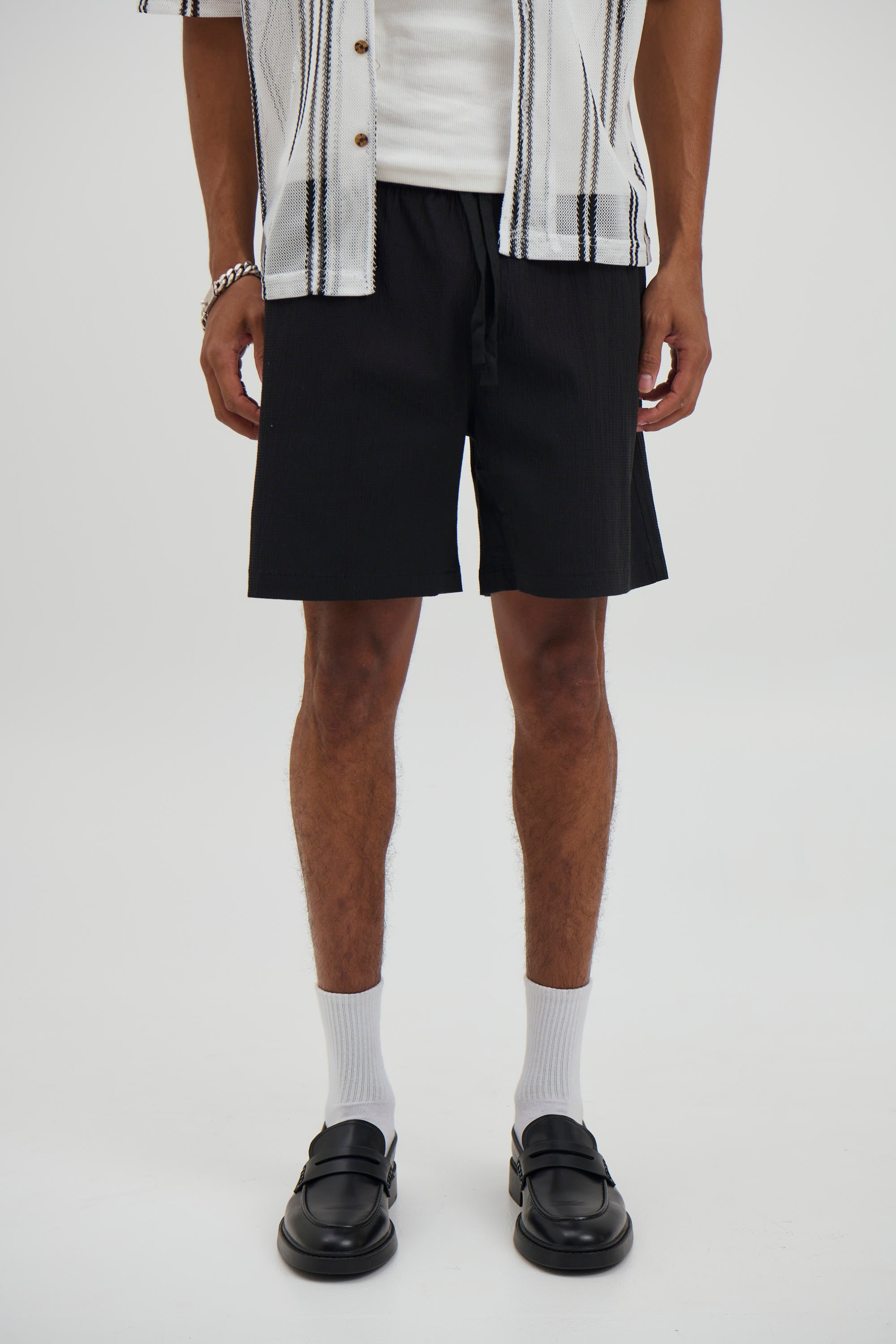 Texture Walk Short Black - FINAL SALE