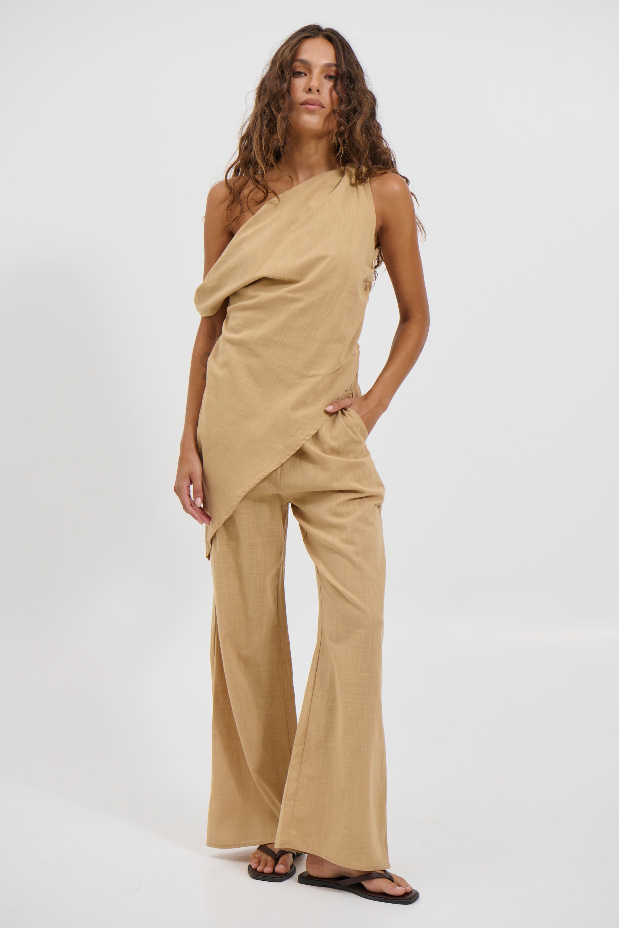 Tasi Set Tan