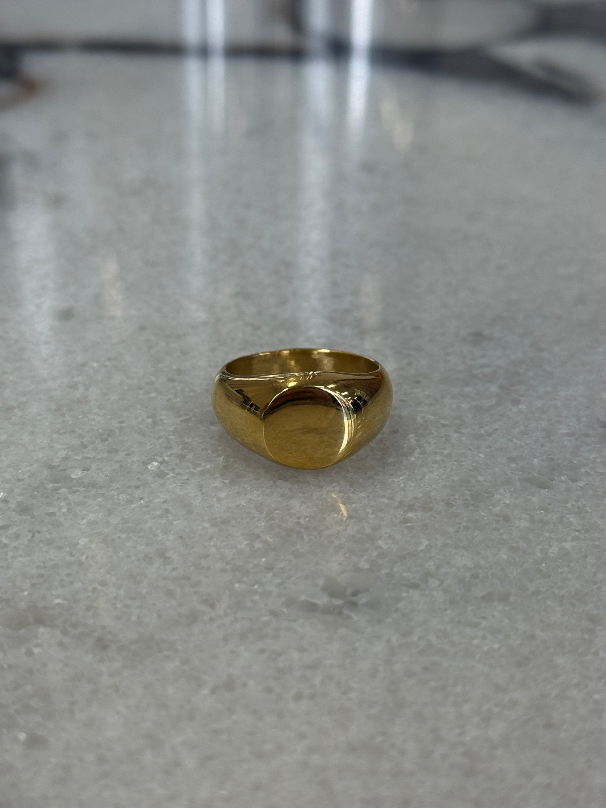 Dome Signet Ring Gold