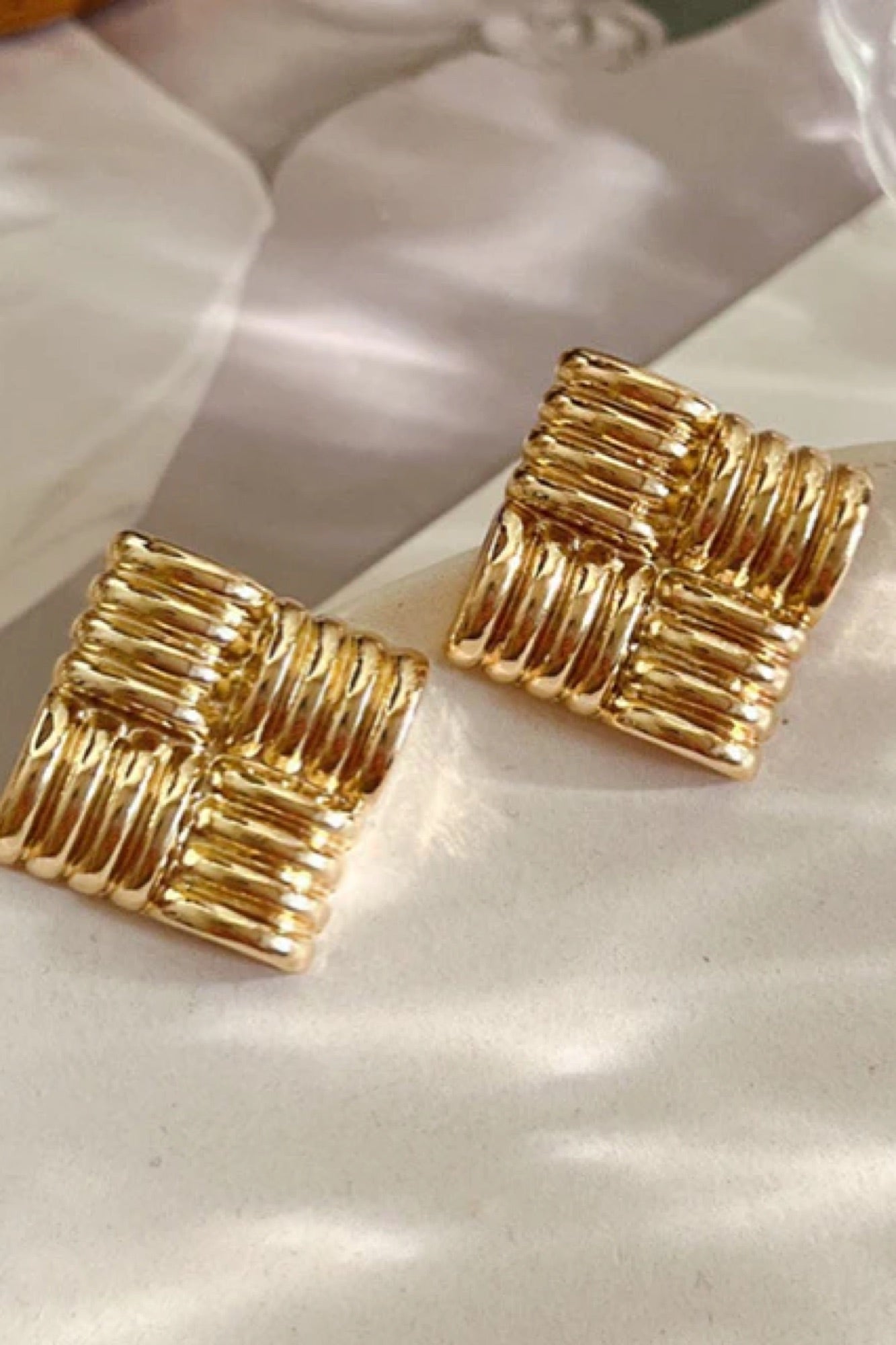 Jaz Square Stud Earring Gold
